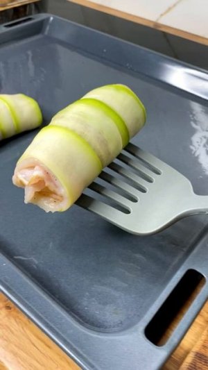 КУРИНЫЙ РУЛЕТ С ГОРЧИЧНЫМ СОУСОМ