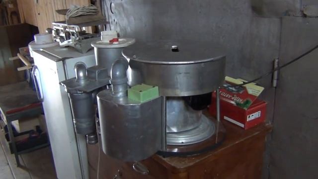 Станки для извлечения перги (видео 2015года)