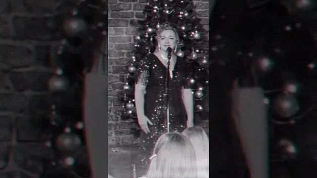 "Снег" (муз. и ст. Ирины Билык) в эстрадном формате. Поёт Софья Ковалёва