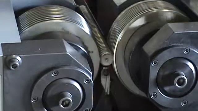 Станок для накатки резьб