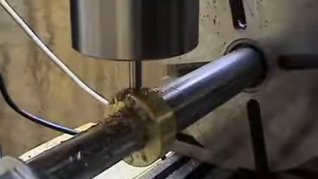 Фрезерование косозубой шестерни пальцевой модульной фрезой