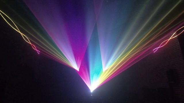 Лазерное лучевое шоу "Ангел"