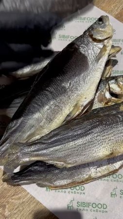 🐟Вяленый елец - это небольшая, серебристая рыбка, которую сушат и засаливают