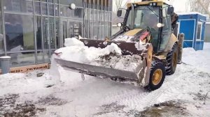 Уборка и вывоз снега с территории офисного центра (ул. Вилонова)