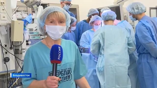 Проведение сложной операции на надпочечниках #МК #ДВФУ