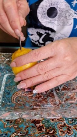 The lemon trick:  The trick to extract lemon juice 🤔 #shorts #lifehack
