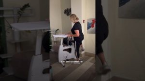 Вело-стол помогает сохранить здоровье работая в офисе.
