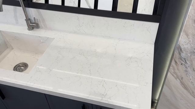 Кварцевый камень Vicostone Valley White BQ-2600