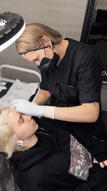 То чувство, когда ждал 18-летия и оторвался по полной😄
Сделали два прокола брови и септум)