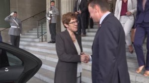Wyzwania Sojuszu, europejskie projekty i wspólne ćwiczenia – spotkanie szefa MON z minister A  Kram