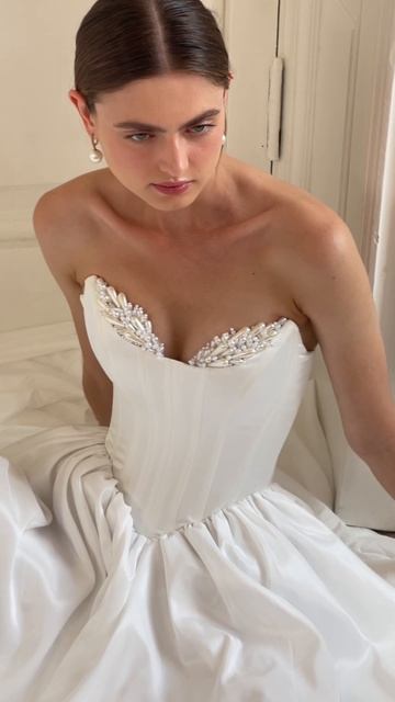 Свадебное платье Сила притяжения из коллекции «Желанная» 2025 от бренда Divino Rose