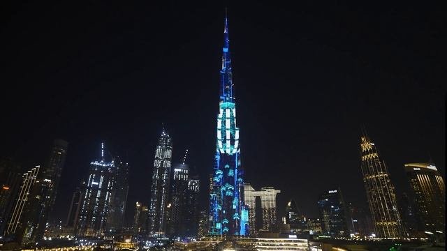 The Burj Khalifa окрасился в цвета UMI.