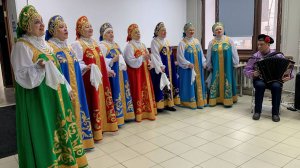 Русская народная песня  "На скамеечке"