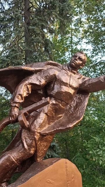Ульяновск. Памятник Герою Советского Союза Александру Матросову