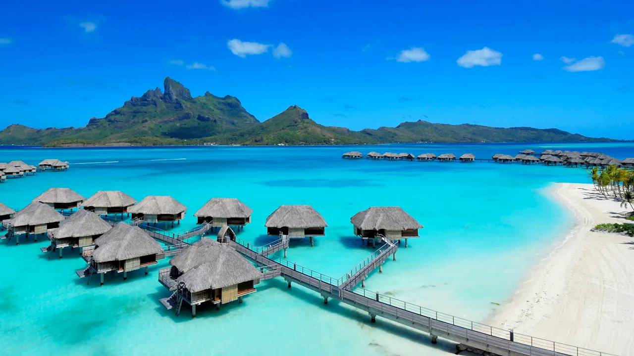 FOUR SEASONS BORA BORA ｜ Phenomenal luxury resort (full tour)