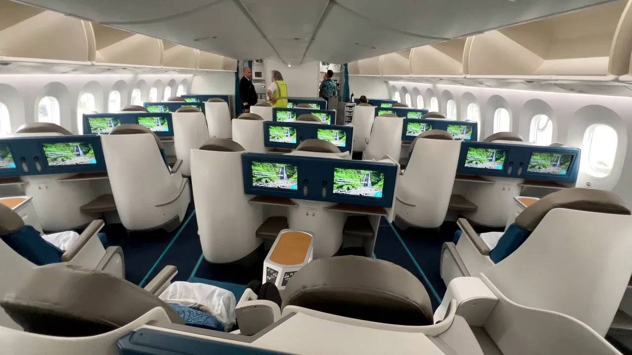Air Tahiti Nui Business Class ｜ Boeing 787 from Los Angeles to Paris