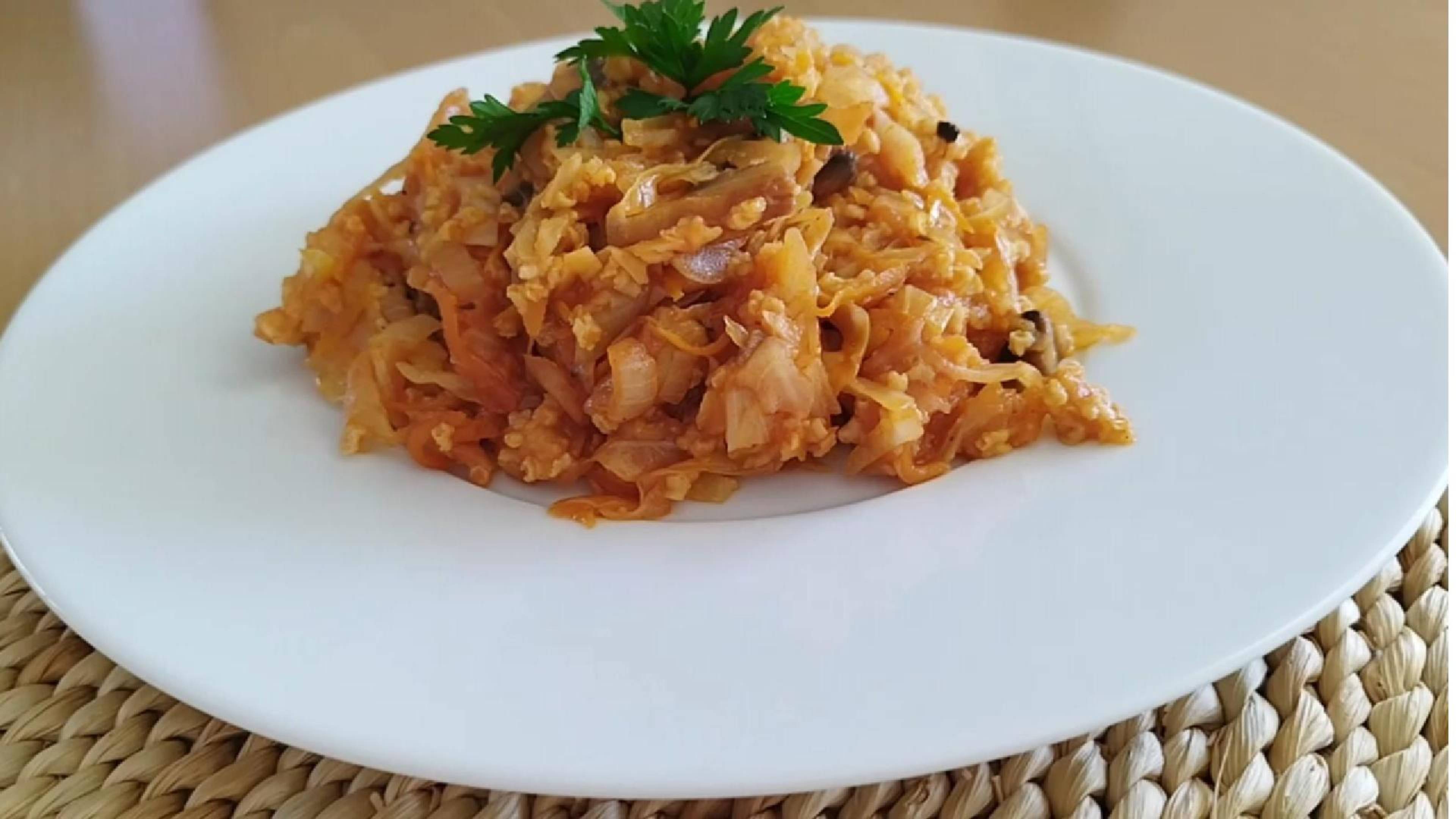 Секреты вкусной тушеной капусты с грибами и пшеном: Попробуйте сами!
