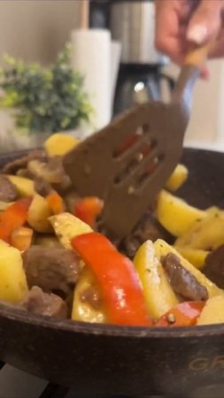 Тушеная картошка с мясом🤤 Полный рецепт в Instagram anyuta_vladi8