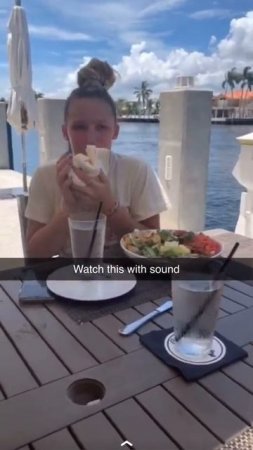 Oyster tasting with Sydnee