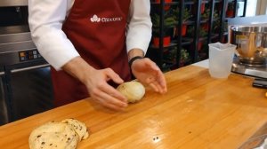 Рецепт кулича фисташкового с вишней амарена и шоколадными каплями CHOCOVIC