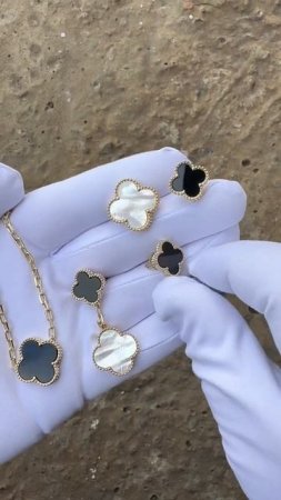 Женский комплект из желтого золота со вставками перламутра и черного Агата 💎😍 #ювелирныеукрашения
