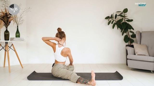 ВЕЧЕРНЯЯ ЙОГА ДЛЯ НАЧИНАЮЩИХ В ДОМАШНИХ УСЛОВИЯХ (20 минут) Комплекс на все тело. Позы йоги — ЙОГА С