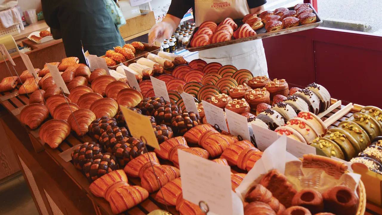 Наблюдать за процессом приготовления хлеба — увлекательное и увлекательное занятие!