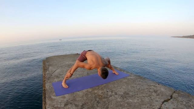 ЙОГА В УДОВОЛЬСТВИЕ ДЛЯ НАЧИНАЮЩИХ В ДОМАШНИХ УСЛОВИЯХ — Глубокая растяжка всего тела на каждый день