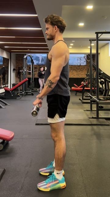 Сгибание рук обратным хватом