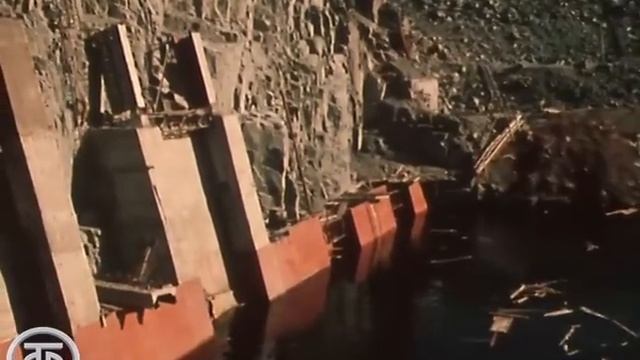 Енисей - река могучая.