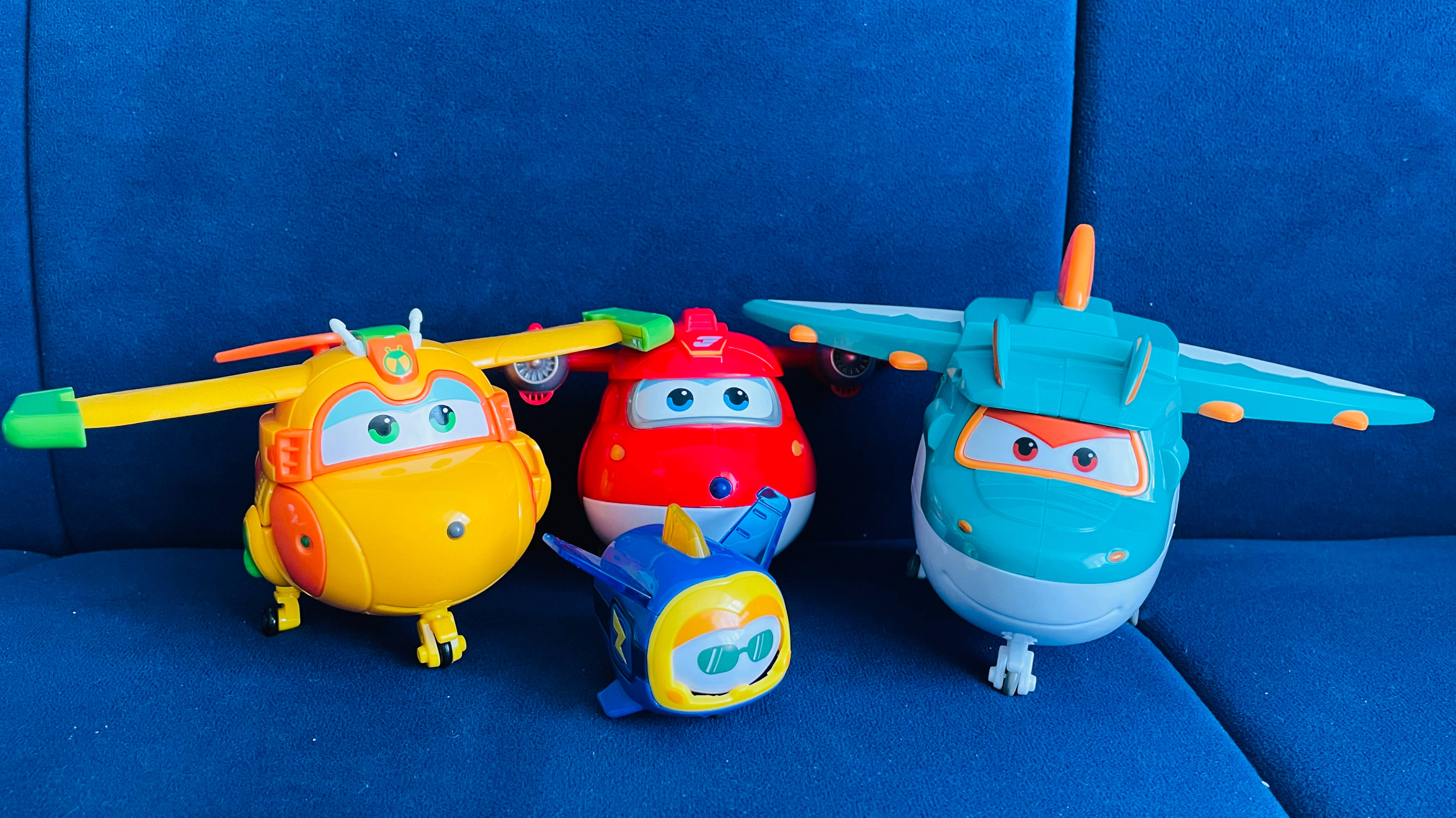 Новые герои "Супер крылья" : Тино и Баки.