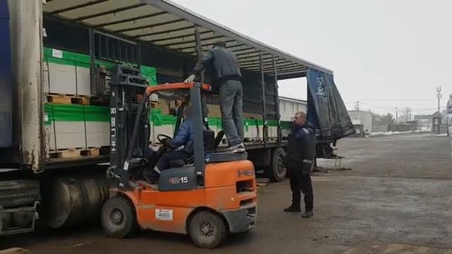 Выгрузка газобетонных перемычек