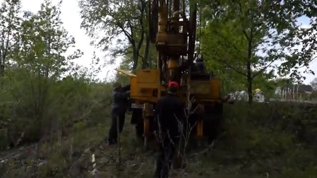 Геологические изыскания на склоне у водоема!