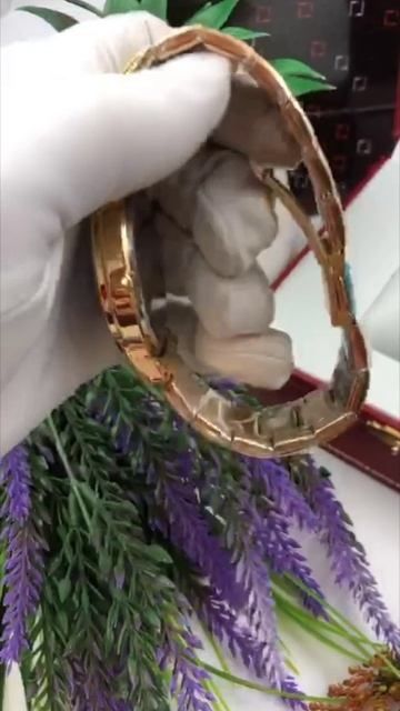 Часы Cartier кварцевые с календарем