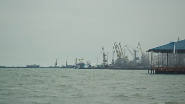 Фильм третий - Выход к морю