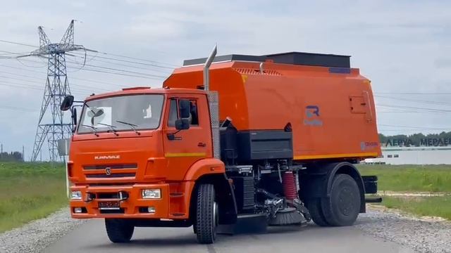 Процесс уборки сухим пылесосом Автобау цемента.