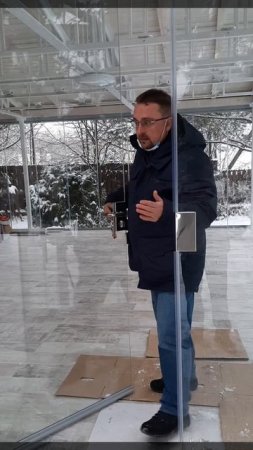 Остекление беседки с 3 сторон безрамной сдвижной системой