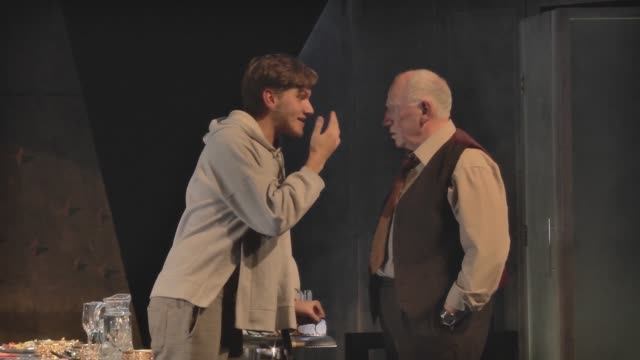 Кошка на раскалённой крыше