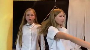 театральна студія "Реп'ях", мініатюра "Тримай"