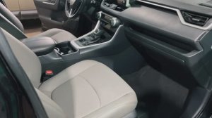 Перетяжка салона автомобиля Toyota RAV4 Аврора