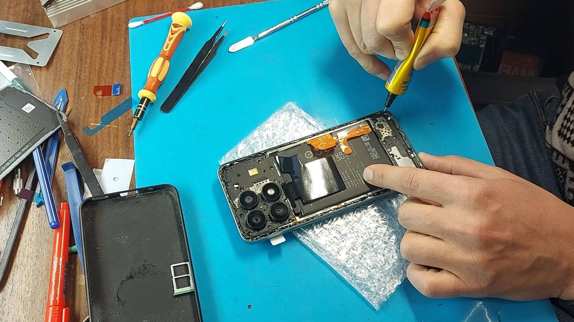 Как заменить дисплей на телефоне Honor X8a CRT-LX1