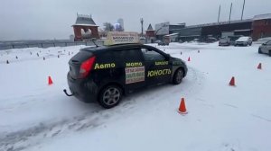 Кто учится в автошколе зимой, тот в остальное время года отлично ездит!