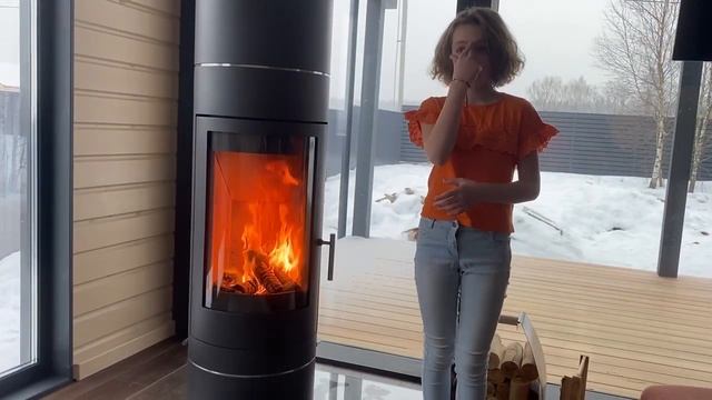 Сербская печь-камин в современном стиле Ember София 552XL