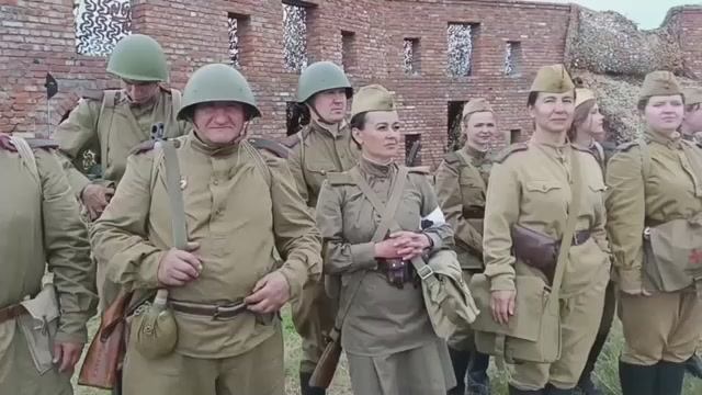 Товарищ песня  Ты только все запомни.