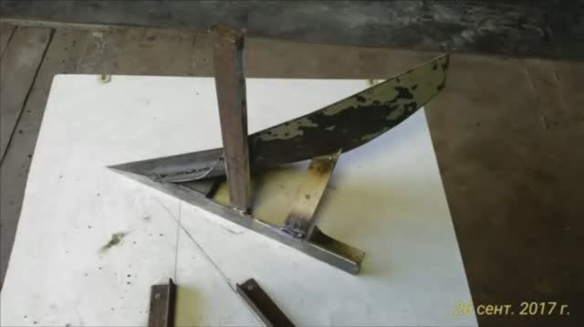 Самый самодельный  простой плуг из металлолома.Homemade plow..mp4