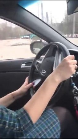 Площадка. Упражнение разворот в ограниченном пространстве.