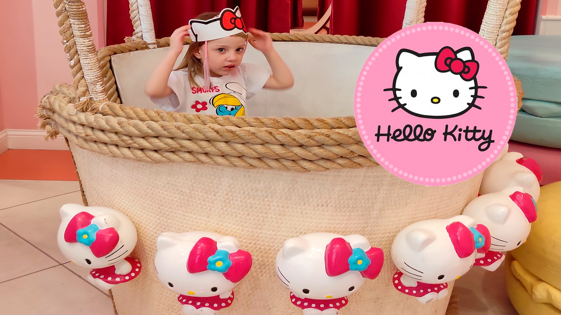 Полина в Развлекательном Парке  Остров Мечты Hello Kitty