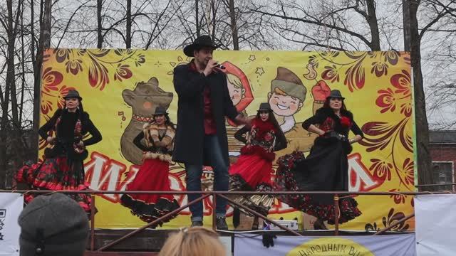 Песня "Я милого узнаю по походке". Е. Берлин и коллектив цыганского и восточного танца "Экспромт".
