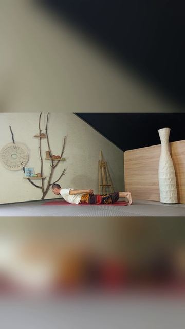 Укрепление мышц спины. Йога для начинающих. Полная практика - в описании.