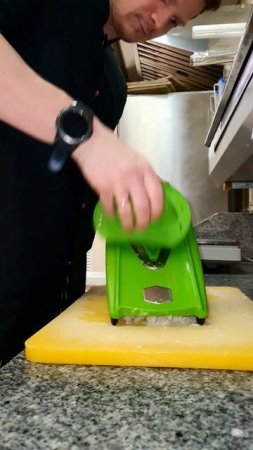 Лайфхак как нарезать лук кубиком на Berner #лайфхак